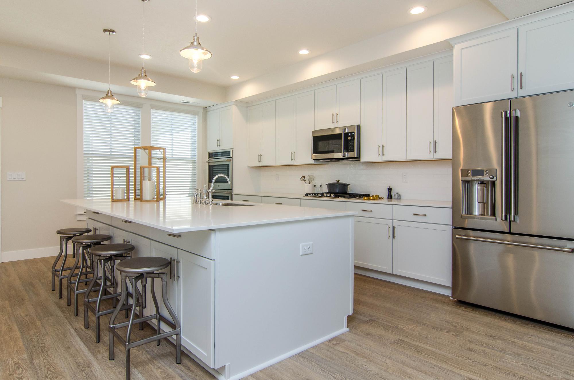 LV Kitchen | Save Thousands With Communnie.