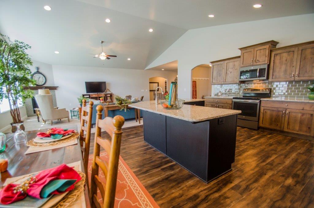 MAPLETON-KITCHEN-DINING | Save Thousands With Communnie.