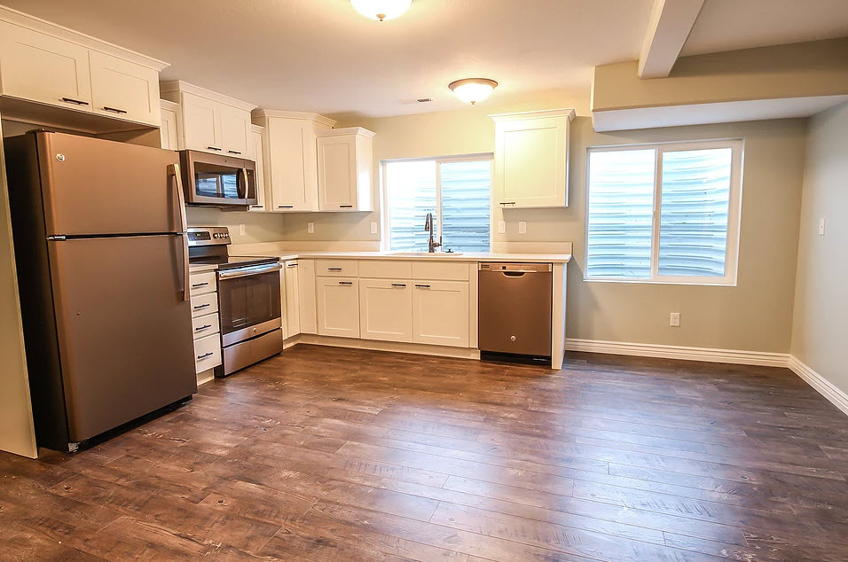 Ashton Lower Kitchen | Save Thousands With Communnie.