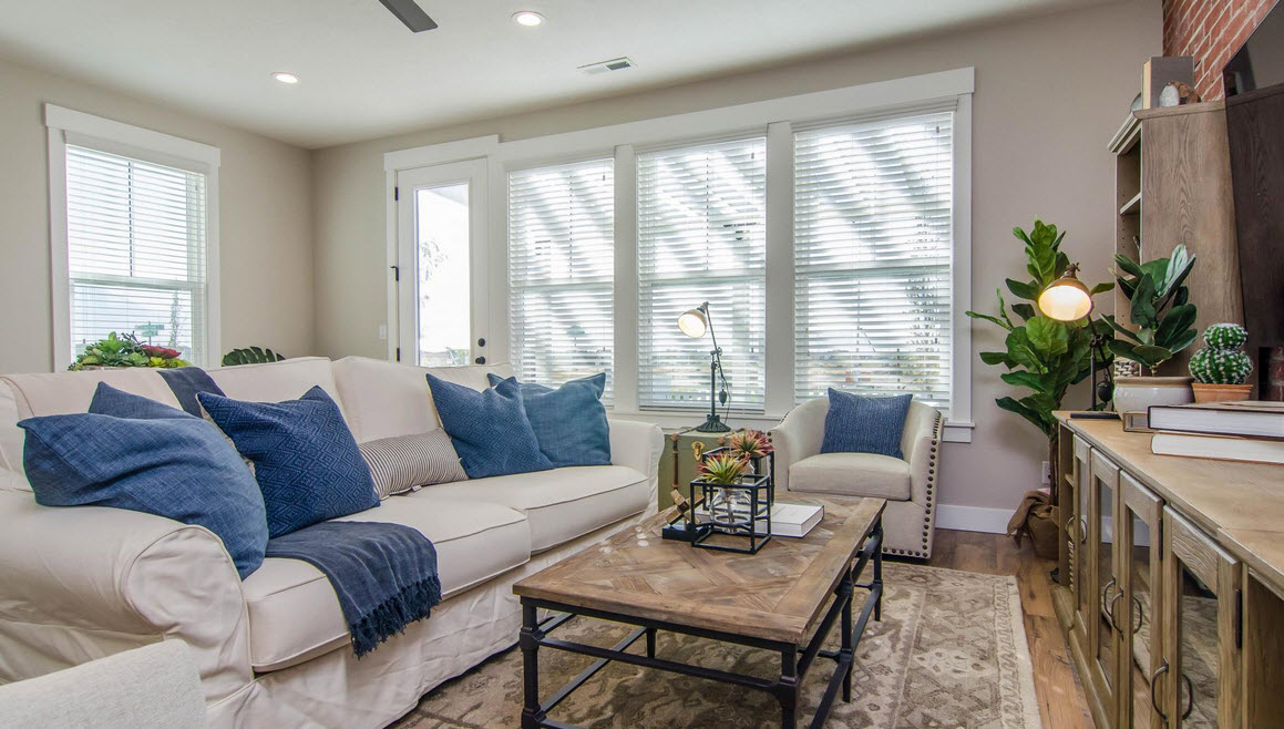 Destination Homes Living Room 2 | Save Thousands With Communnie.