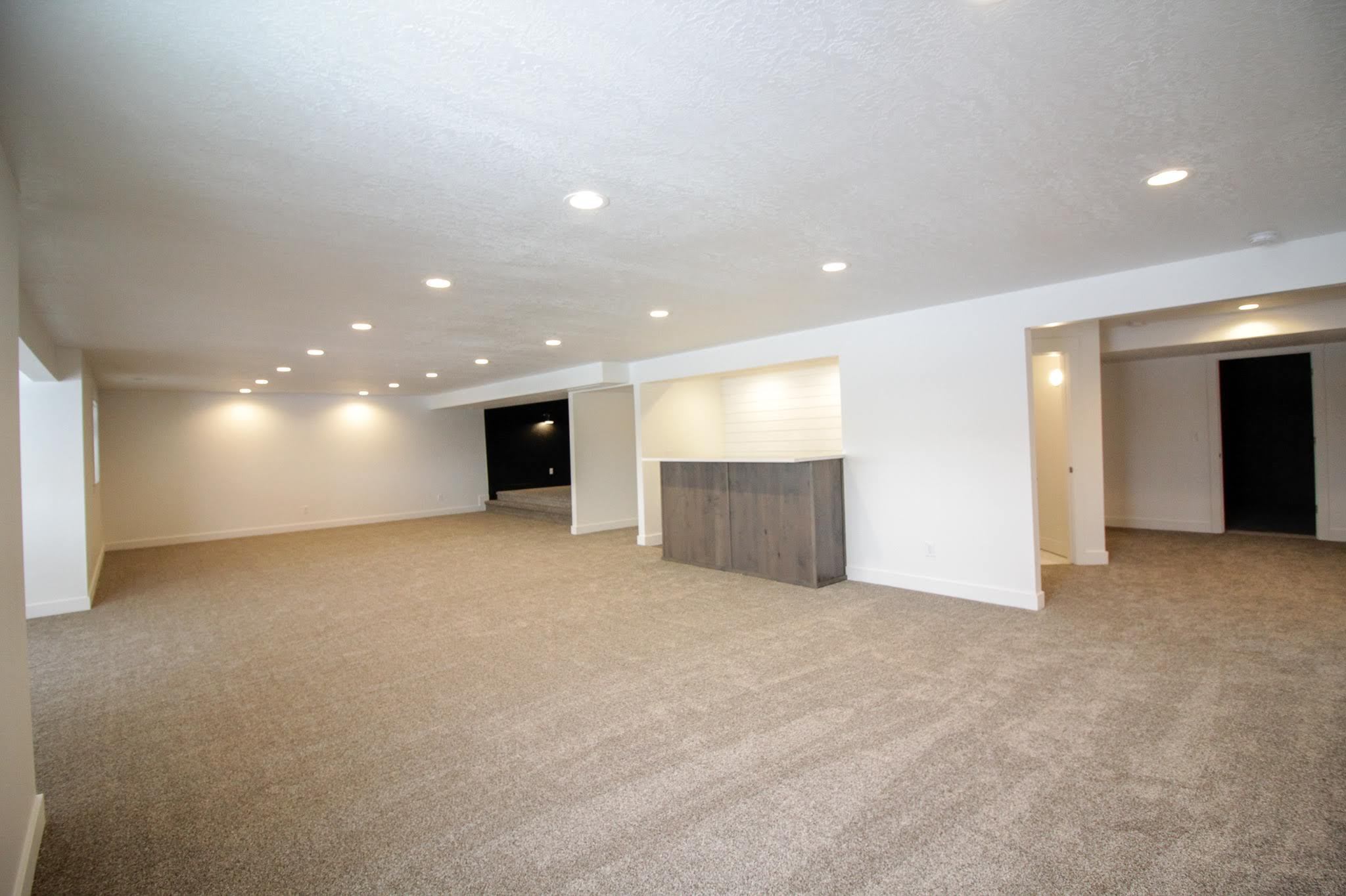 Hardly Bluff 10 | Save Thousands With Communnie.