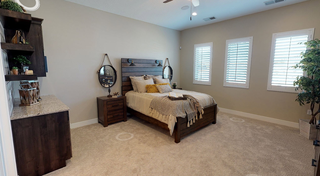 Bryce -4 | Save Thousands With Communnie.